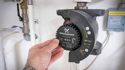 Finding a product number on a pump nameplate | Grundfos